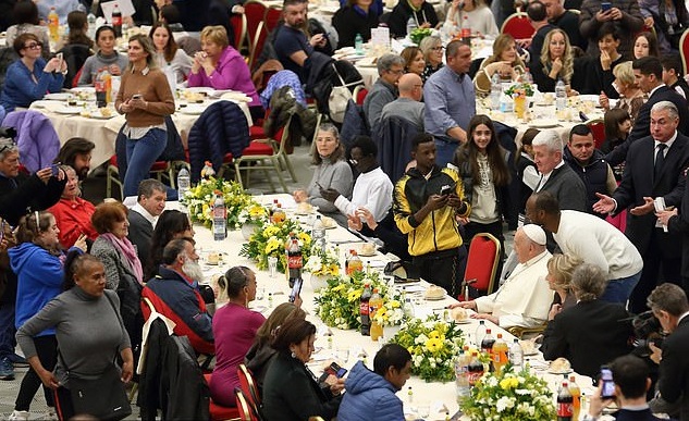 Pope Francis Hosts Over 100 Trans-women In The Vatican, Eats Launch ...